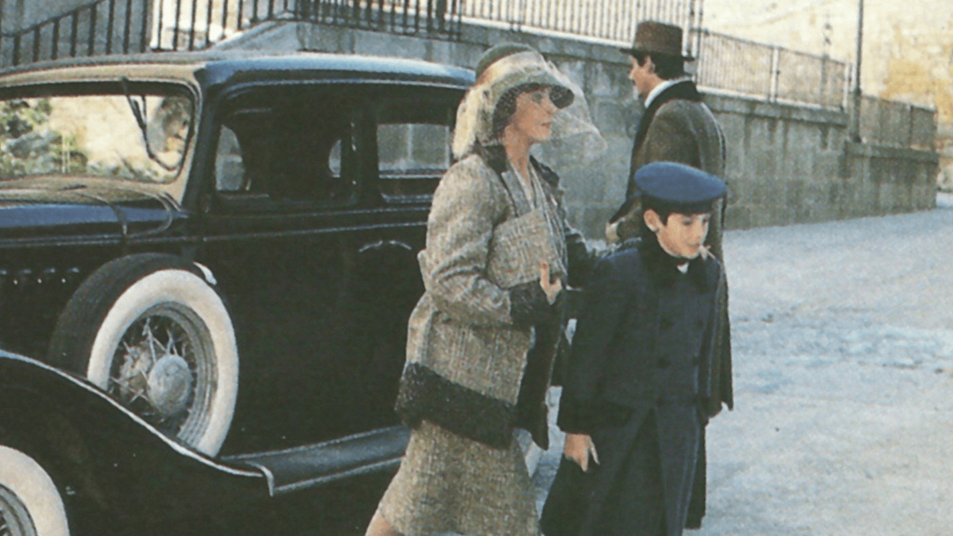 Telia Play - La sombra del ciprés es alargada